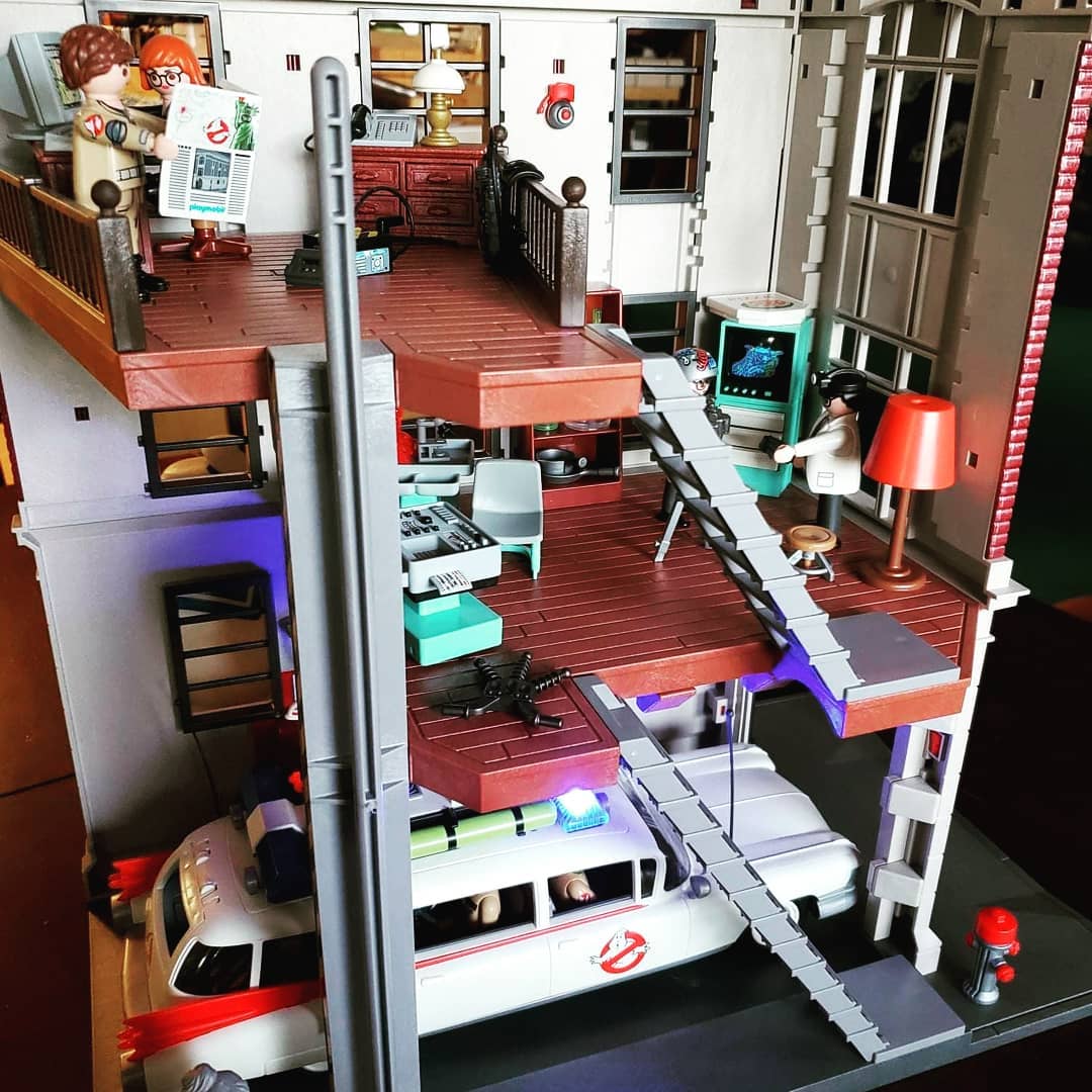 Playmobil Ghostbuster firehouse playset | The Shockleys